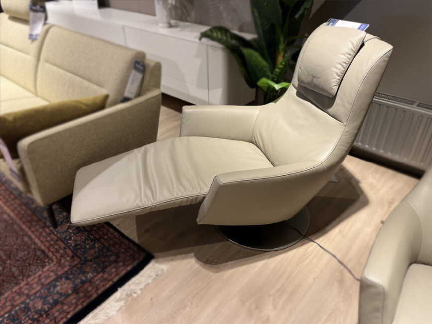 FSM Stand up fauteuil – showroommodel - De Donjon Meubelen Eindhoven
